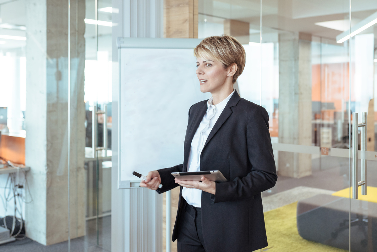 8 reasons to reach out to an executive search firm | Robert Half