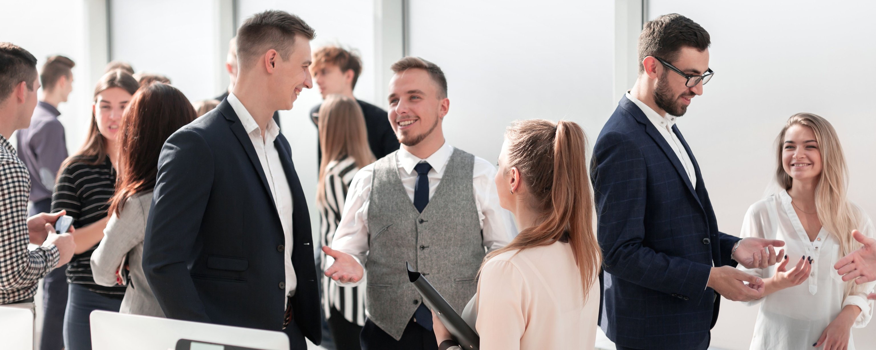 How to Network for a Job: Do’s, Don’ts and Insider Tips